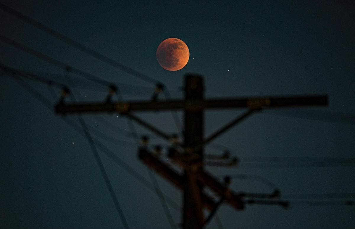 A Total Lunar Eclipse Will Take Over Cincinnati's Skies This Month