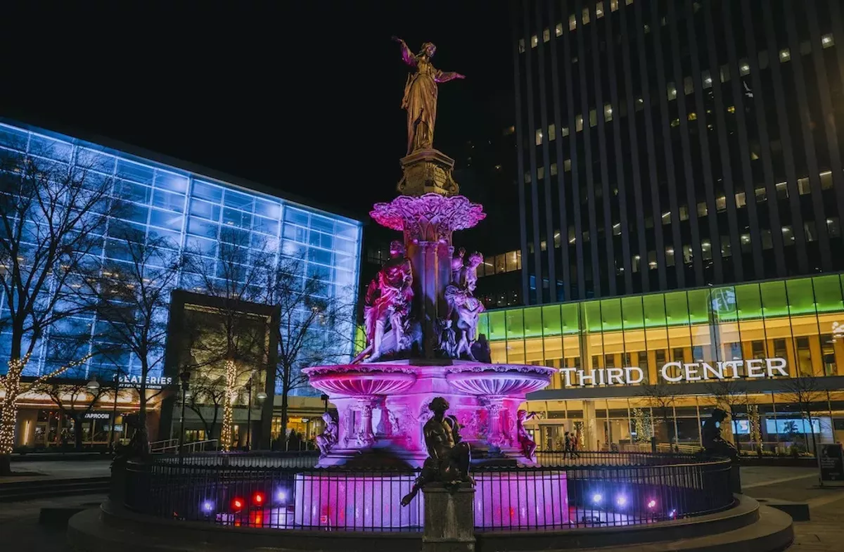 How to Experience Holiday Magic and Memorable Meals in Fountain Square