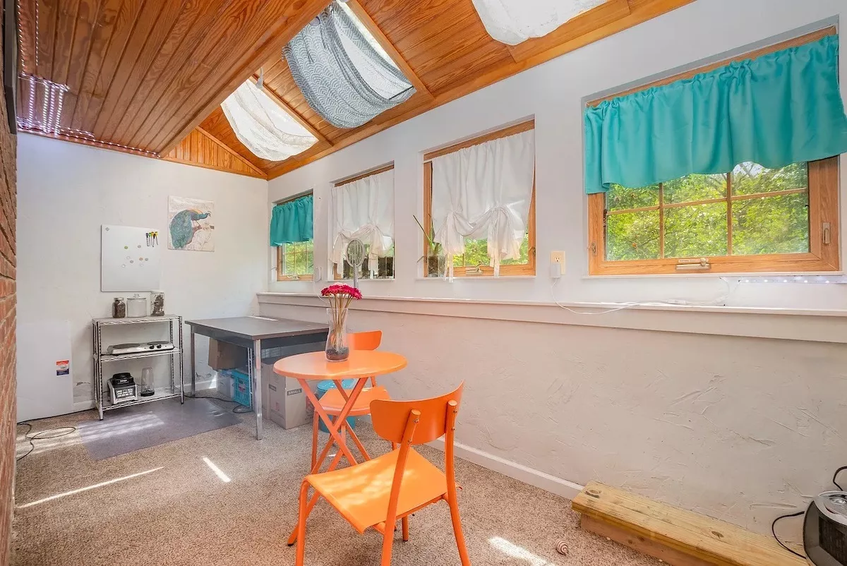 This Fixer-Upper Dome Home in Burlington Can Be Yours for $235K